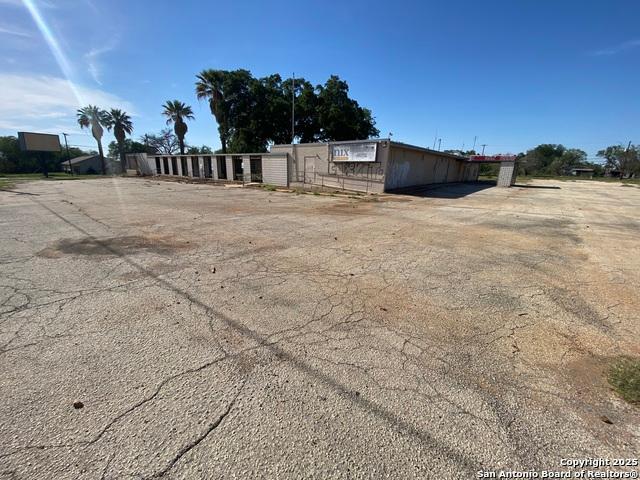 230 W Miller