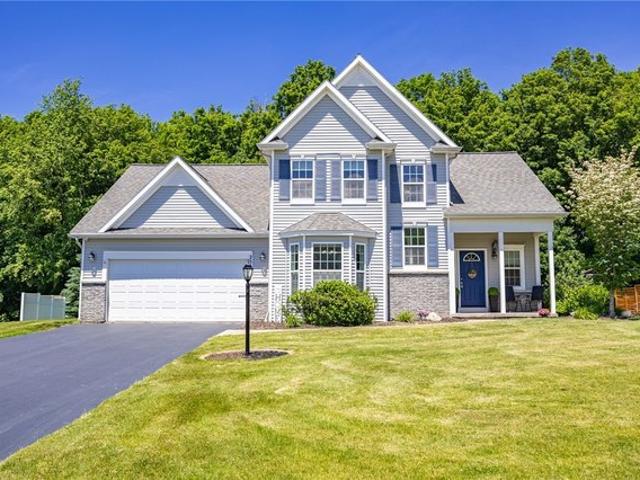 230 Woodsview Dr, Webster, NY 14580