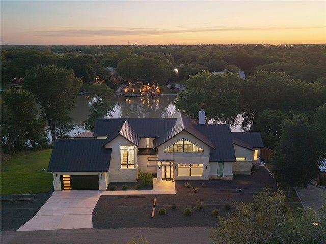 230 Turtle Ln, Seguin, TX 78155