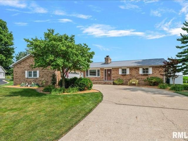 230 Twin Oaks Dr, Rochester, IL 62563