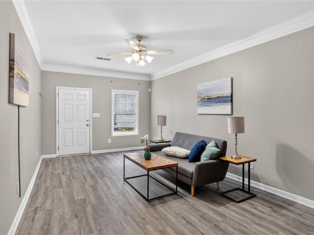 230 Valley Crossing