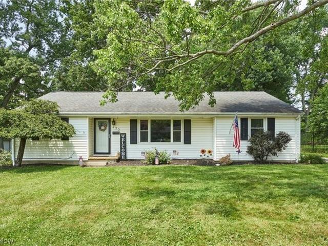 230 Valley View Dr, Wadsworth, OH 44281