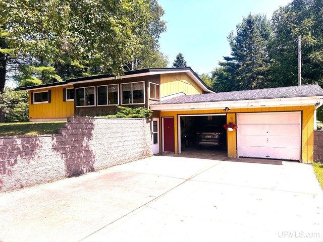 230 Yelle Rd, Gwinn, MI 49841