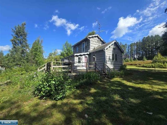 23140 Oak Ln, Bovey, MN 55709