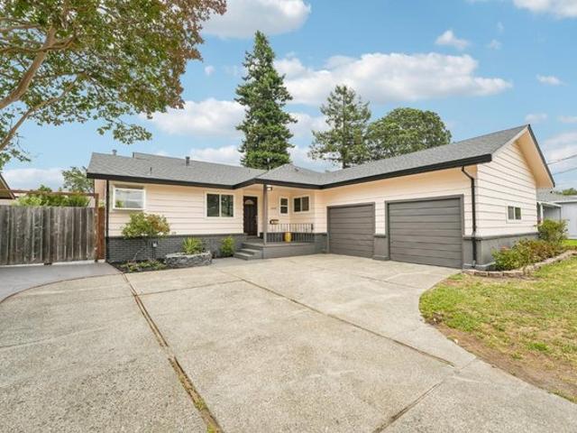 2314 Olympia Dr, Santa Rosa, CA 95405