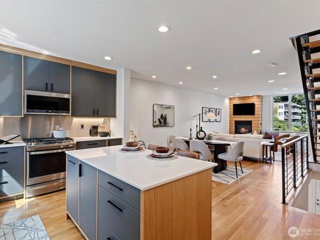2314 Thorndyke Ave W Unit B, Seattle, WA 98199