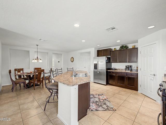 2315 N DAISY Drive