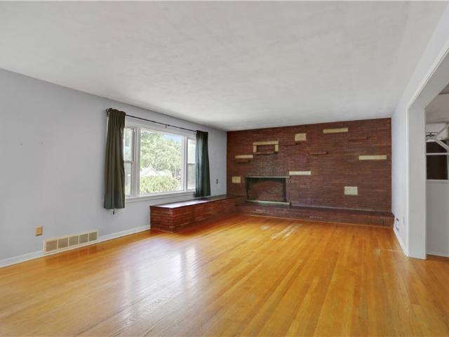 2315 NE 37th Terrace