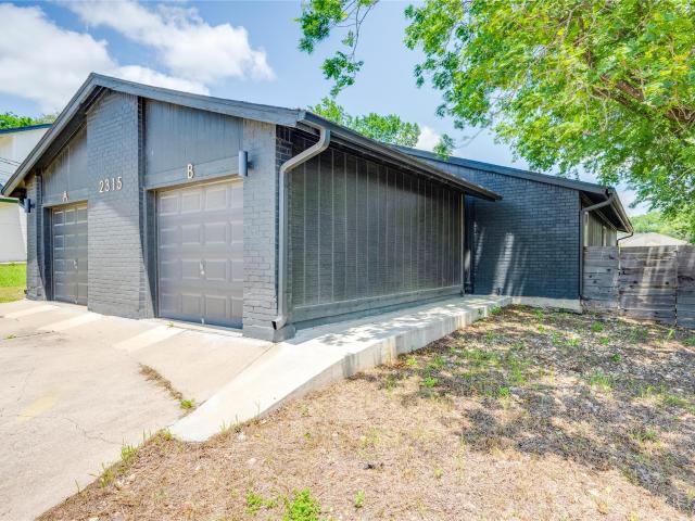 2315 Burleson Rd