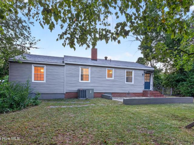 2315 Henry Circle