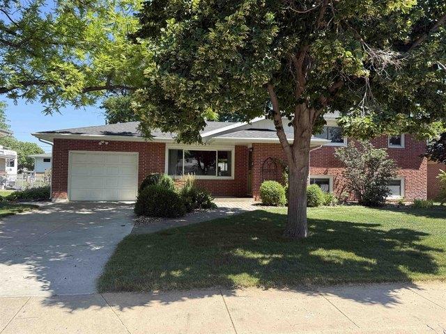 2315 W D St, North Platte, NE 69101