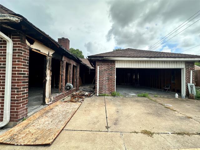 2315 Willow Lake Drive