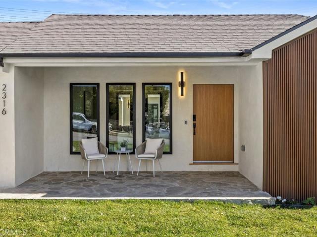 2316 N Parish Pl, Burbank, CA 91504 | MLS #FR26097 | Compass