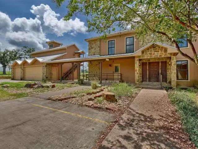 2316 Highway 159 E, Bellville, TX 77418