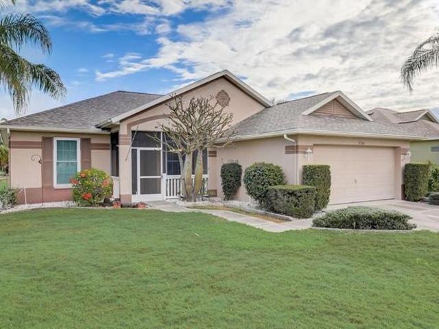 2316 Lyndhurst Dr, Sun City Center, FL 33573