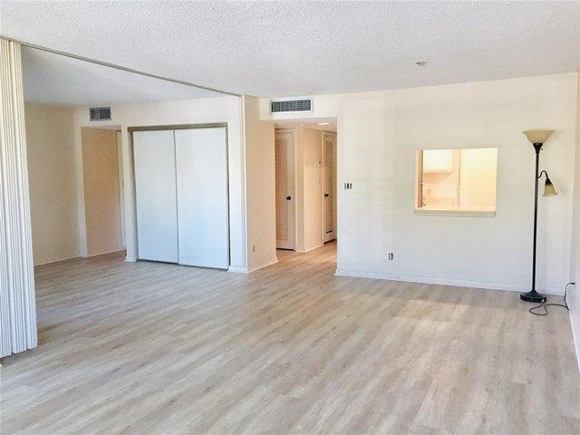 2316 S Cypress Bend Dr Apt 220, Pompano Beach, FL 33069