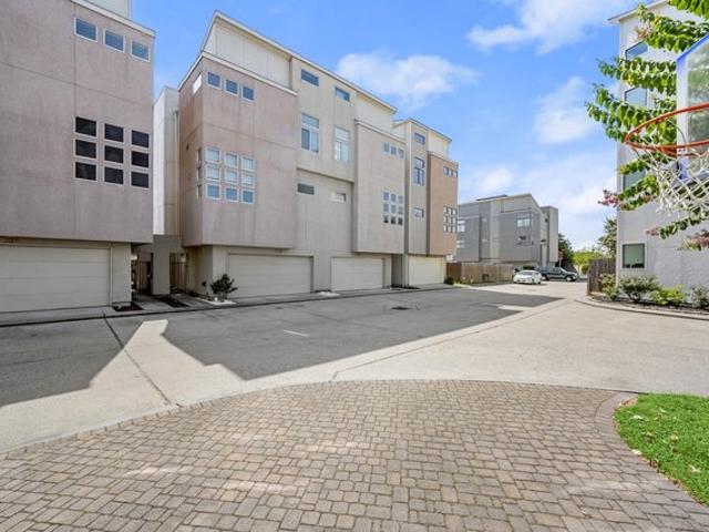 2316 Sperber Ln, Houston, TX 77003