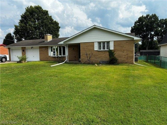 2317 Miller Ave, Belpre, OH 45714