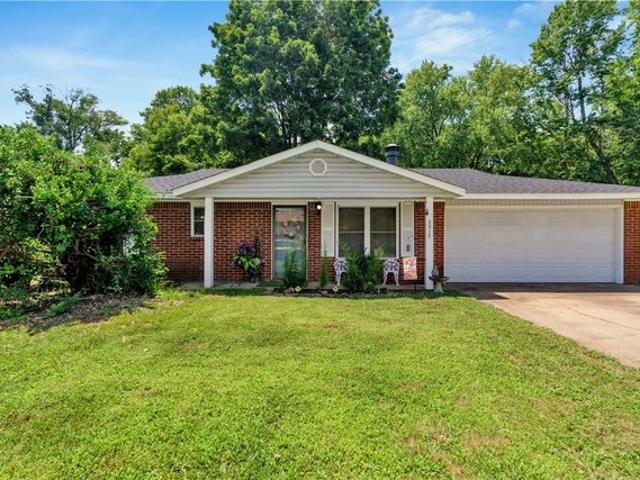 2317 N Woodlark Ln, Fayetteville, AR 72704