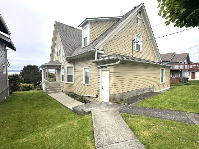 2317 Grand 5 Unit Studio Apartment for Rent at 2317 Grand Ave, Everett, WA 98201 Bayside