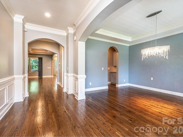 2317 Sommerton Glen