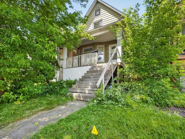 2317 W 4th St, Duluth, MN 55806