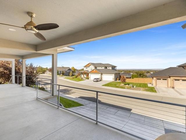 2317 W 50th Ave, Kennewick, WA 99337