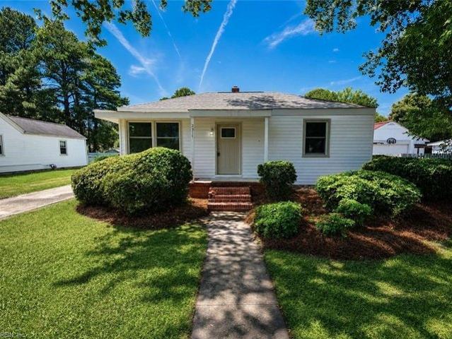 2317 Wildwood Rd, Chesapeake, VA 23323