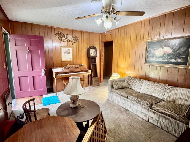 2318 Boxwood Lane