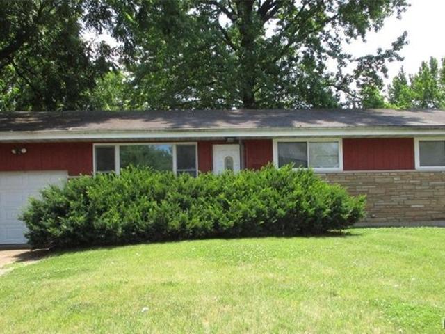2318 Gardner Dr, Saint Louis, MO 63136
