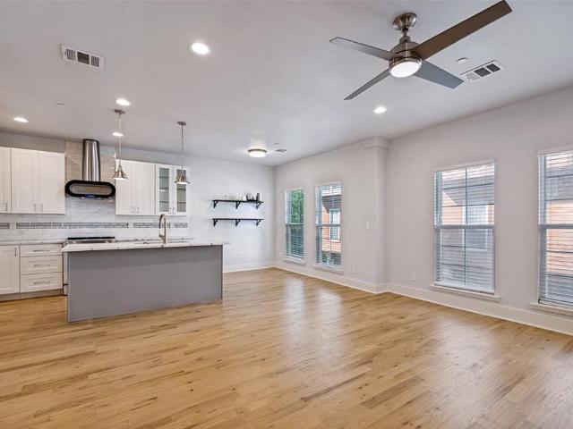 2318 Stutz Drive # C4