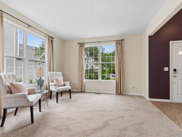 2318 W Cascade Circle
