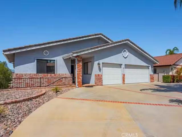 23190 Compass Dr, Canyon Lake, CA 92587 MLS IV25074822