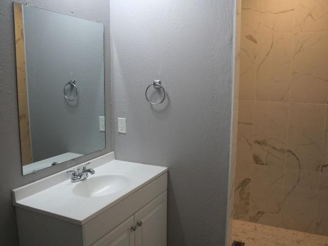 2319 NW 12th St 2 Bedroom Apartment for Rent at 2319 Nw 12th St, Oklahoma City, OK 73107 Youngs Englewood