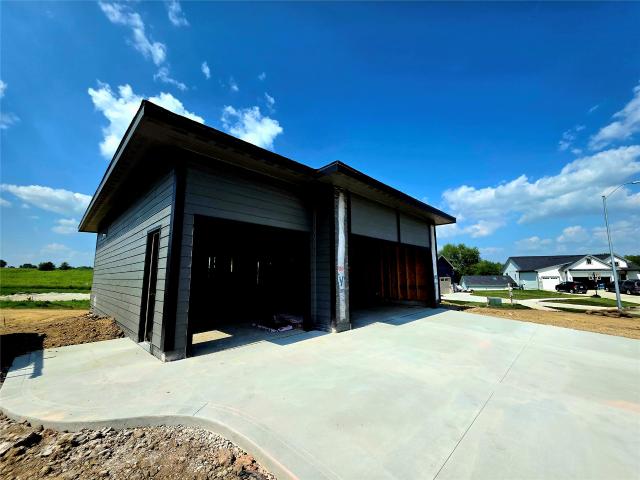 2319 N 8th Court