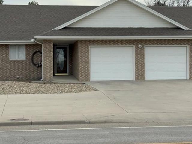 2319 N Campus Dr, Garden City, KS 67846