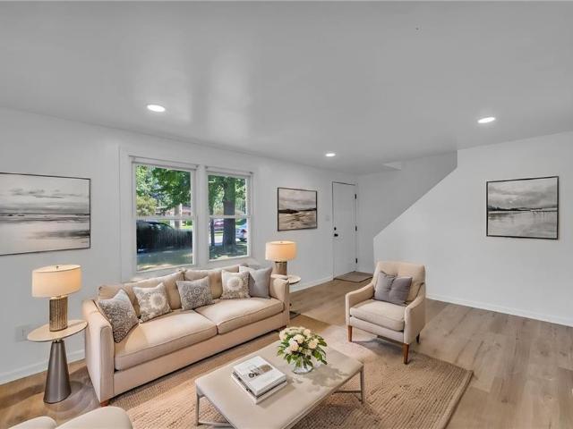 2319 Andrews BLVD
