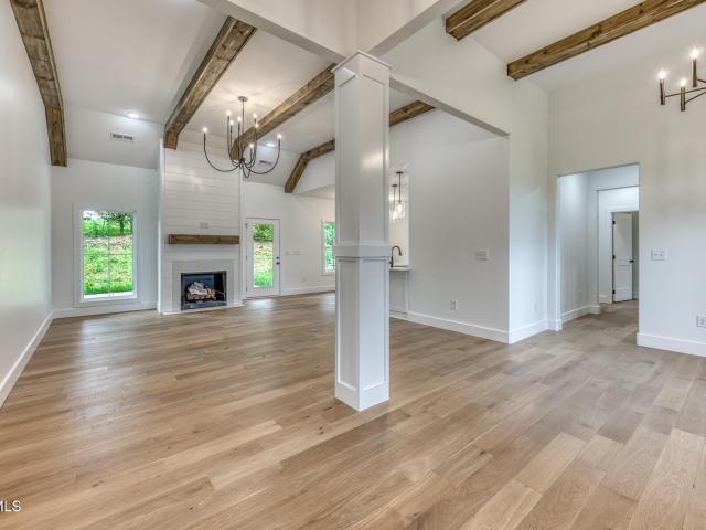 2319 Cattlemans Trail