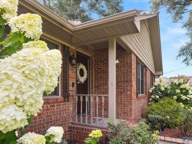 2319 Cornelia Circle W