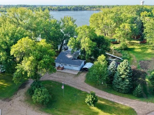 2319 Cottonwood Lake Dr, Windom, MN 56101