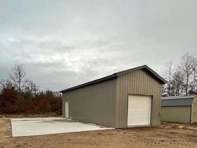 2319 E 38th St, Idlewild, MI 49642