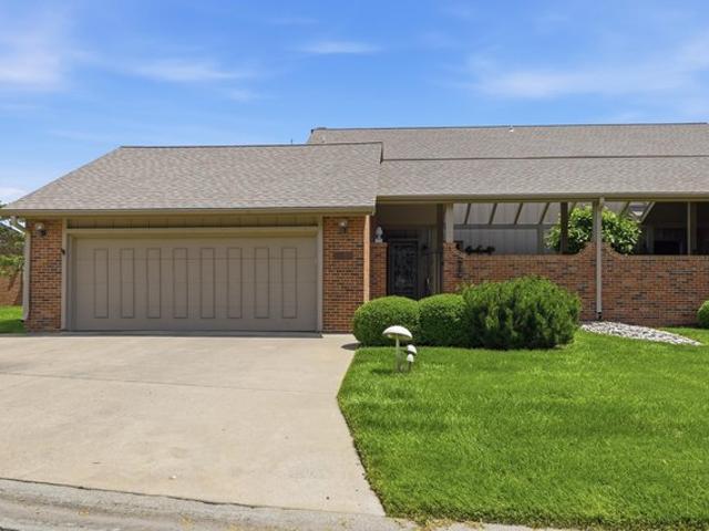 2319 SW Mayfair Pl, Topeka, KS 66611