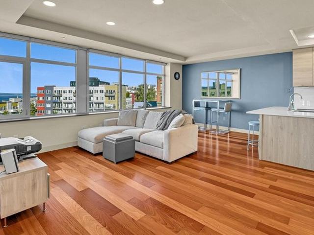 2319 1st Ave Apt 306, Seattle, WA 98121