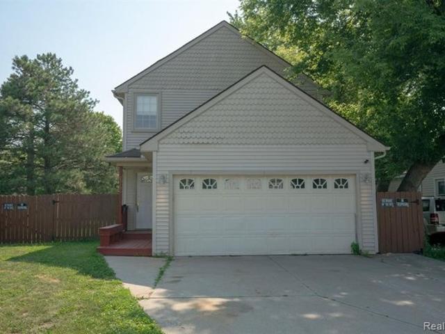 23106 Hughes Ave, Hazel Park, MI 48030