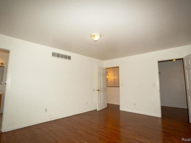 23106 Hughes Avenue