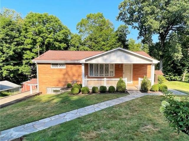 2310 N Forest Grove Rd, Coraopolis, PA 15108