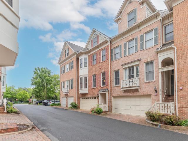 2310 N Van Buren Ct, Arlington, VA 22205 | MLS #VAAR2072 | Compass