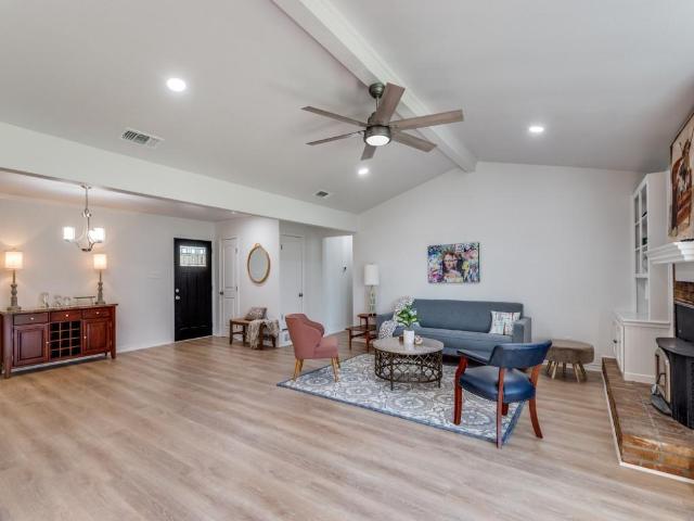 2310 Oakwood Lane