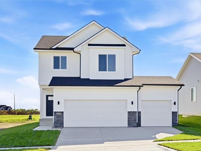 2310 Chan Dr, Adel, IA 50003