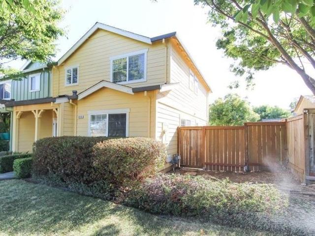 2310 Iroquois St, Santa Rosa, CA 95403
